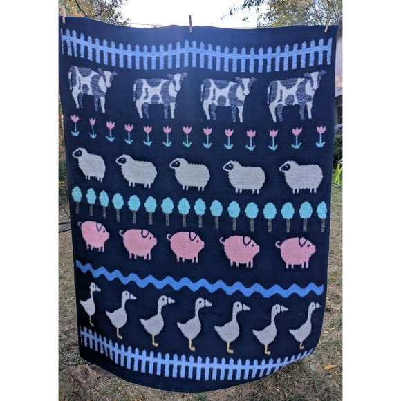 Crown | Bedding | Vtg 986 Vuteks Crown Crafts Reversible Blanket ...